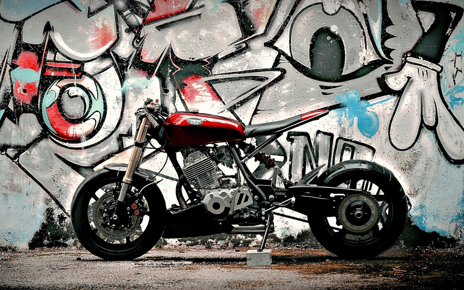 Red Bullet - Inazuma café racer