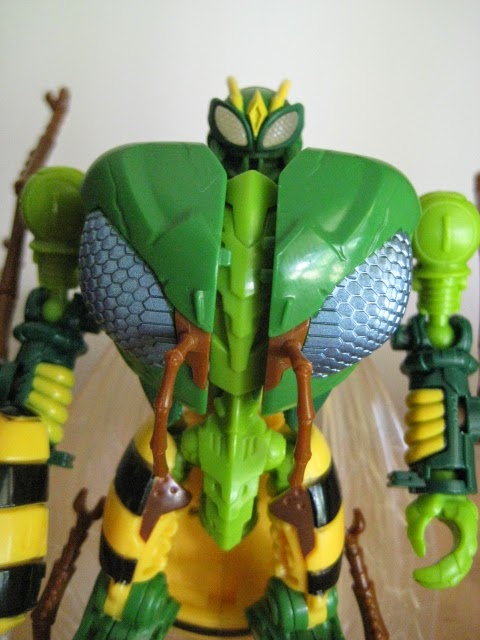 ChCse's blog: Toy Review: Transformers Generations Waspinator (IDW Deluxe)