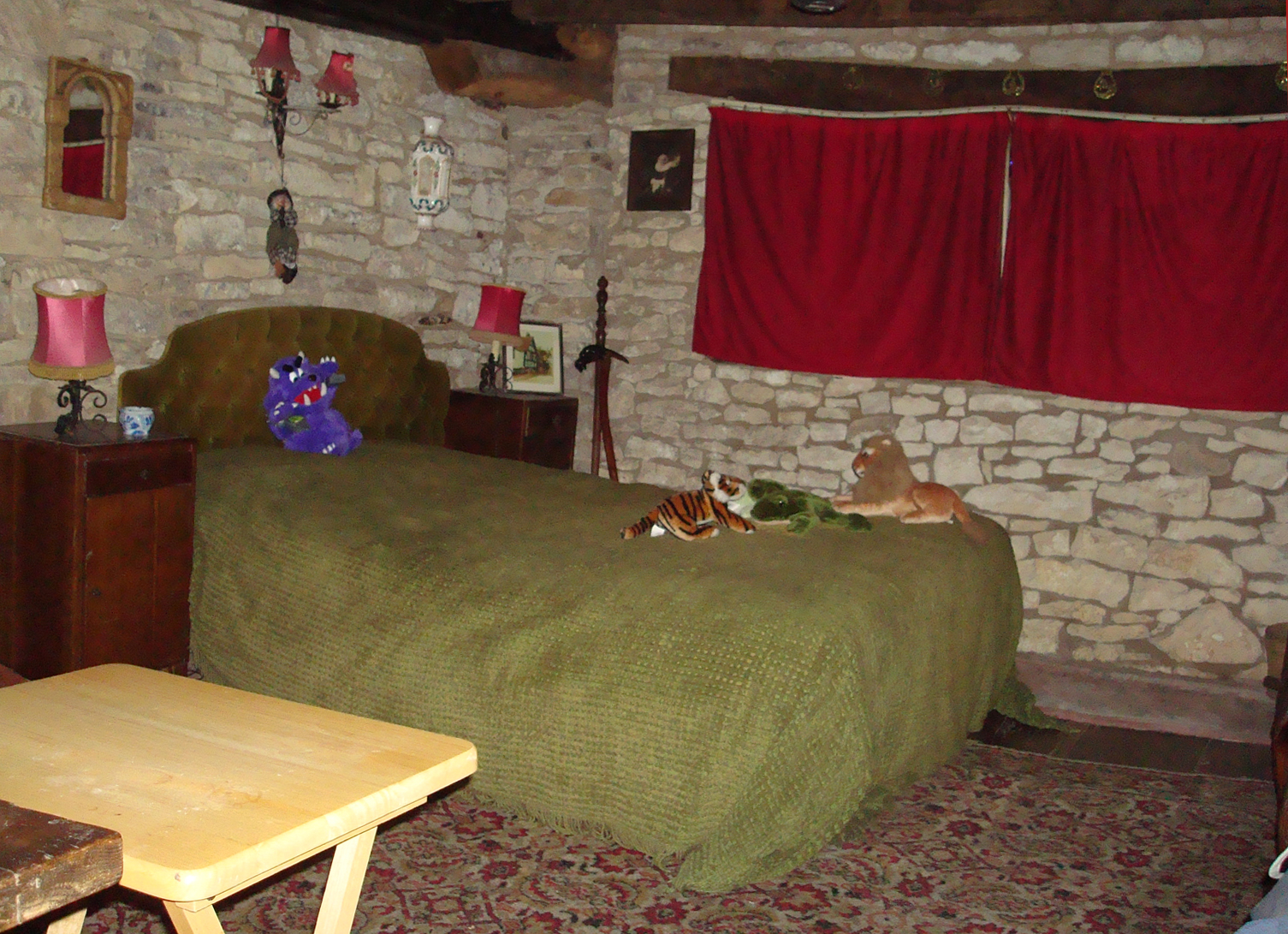 seriously spooky: The Ancient Ram Inn - deemed the most haunted Inn in ...