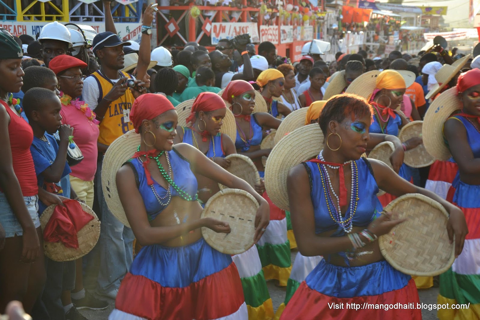 Ministere de la Culture Haiti-Public, couleur et créativité au Carnaval ...