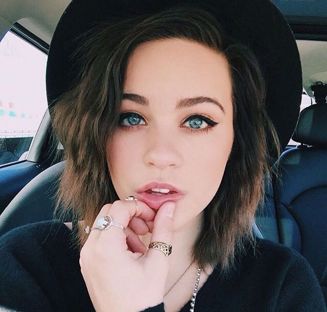 Folk & Indie: Cailee Rae