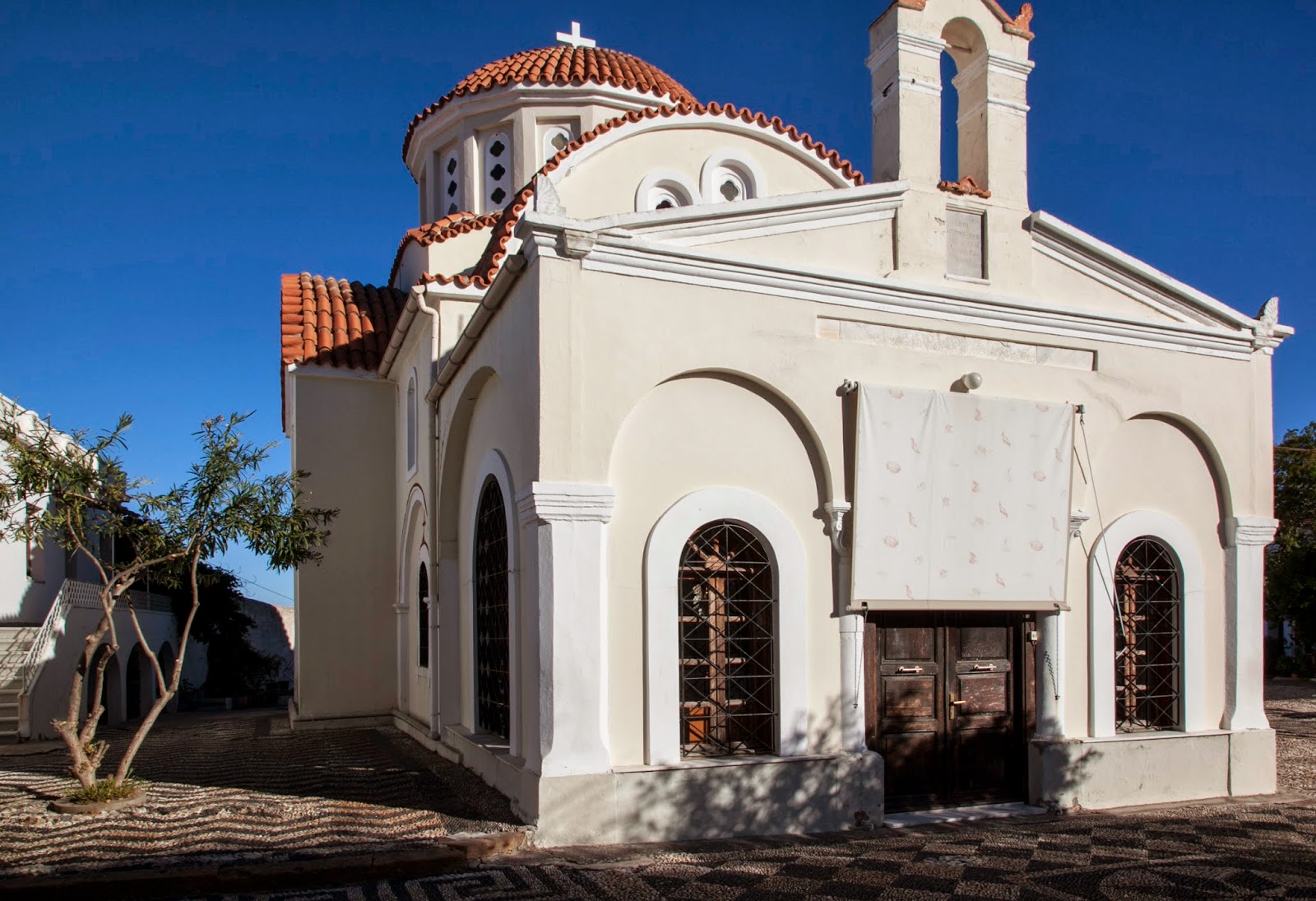 ΙΕΡΑ ΜΟΝΗ AΓΙΟΥ ΜΗΝΑ ΧΙΟΥ: ΚΑΘΟΛΙΚΟΝ