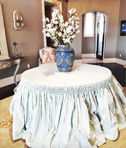 Needing, Wanting, Loving: Skirted Tables | The Peak of Tres Chic ...