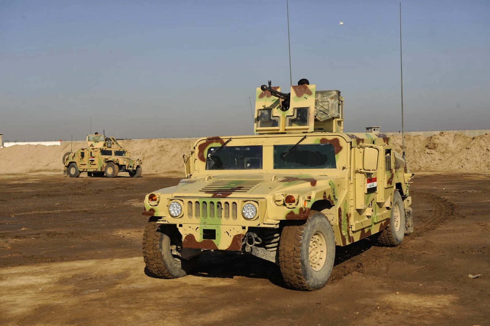 Fuel Economy: Military Humvee specs,The Jeep on Steroids