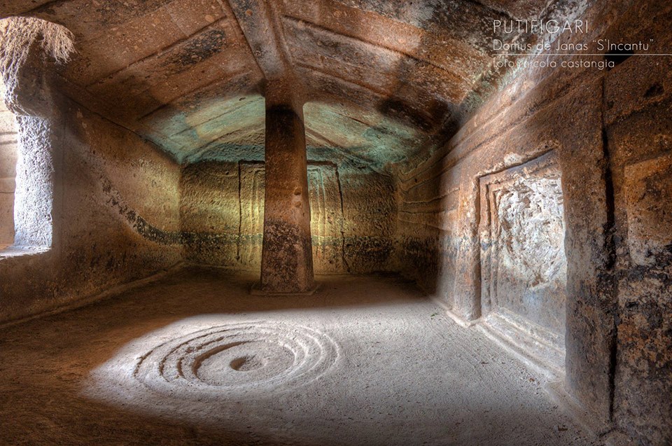 Domus de janas ~ SardegnaNature