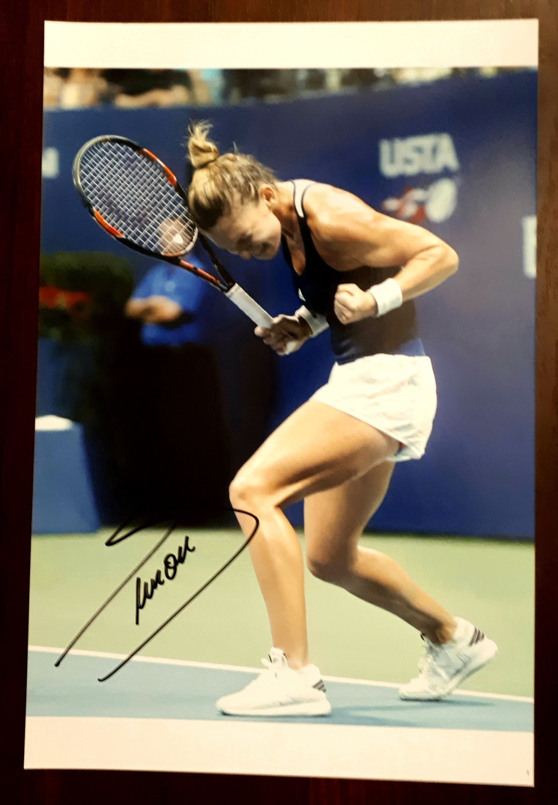 Autograph VIP: Simona Halep, o jucătoare profesionistă de tenis din ...