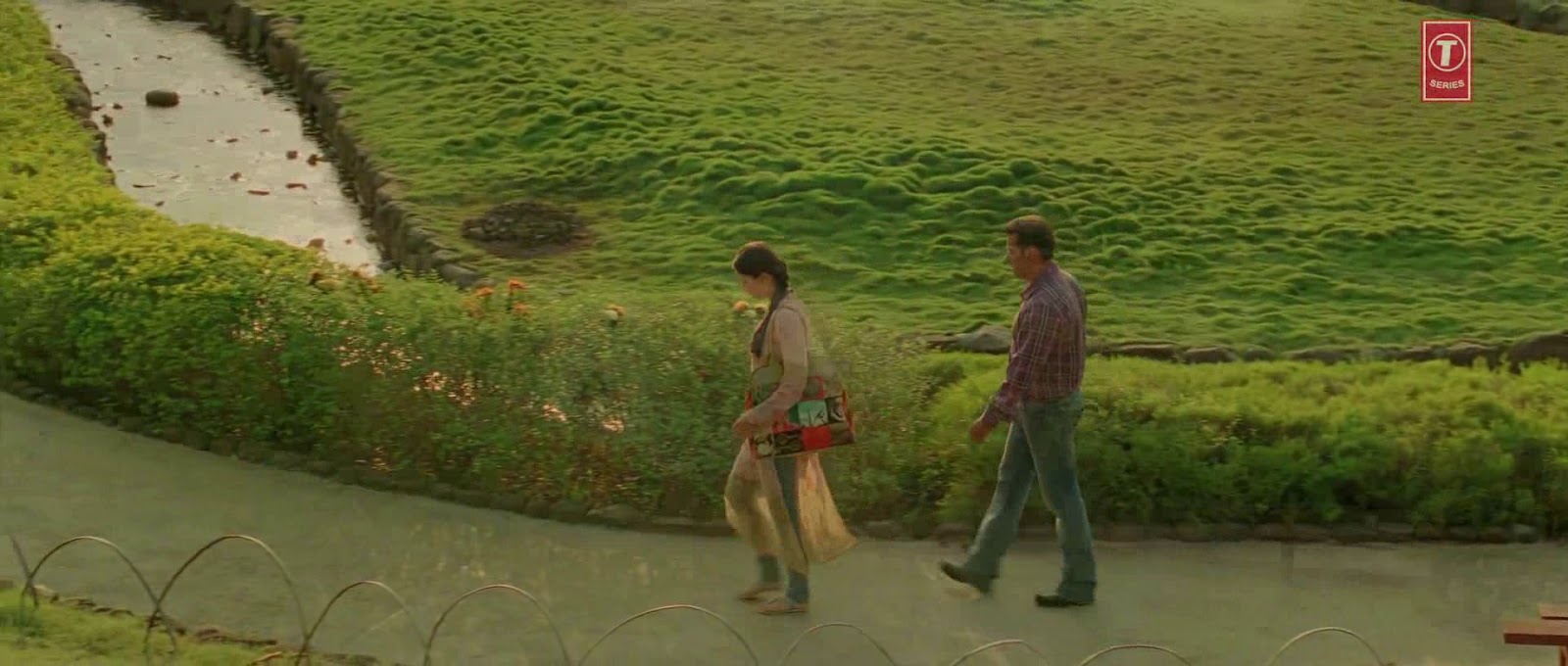 ® HD9696 || HD Videos Mp3s: Teri Meri (Bodyguard) 1080p (HD) High ...