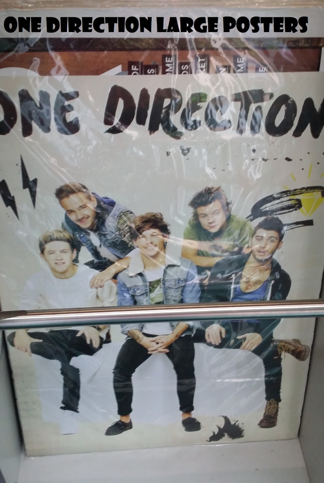 Postershopsg: One direction merchandise!! One direction Handphone ...