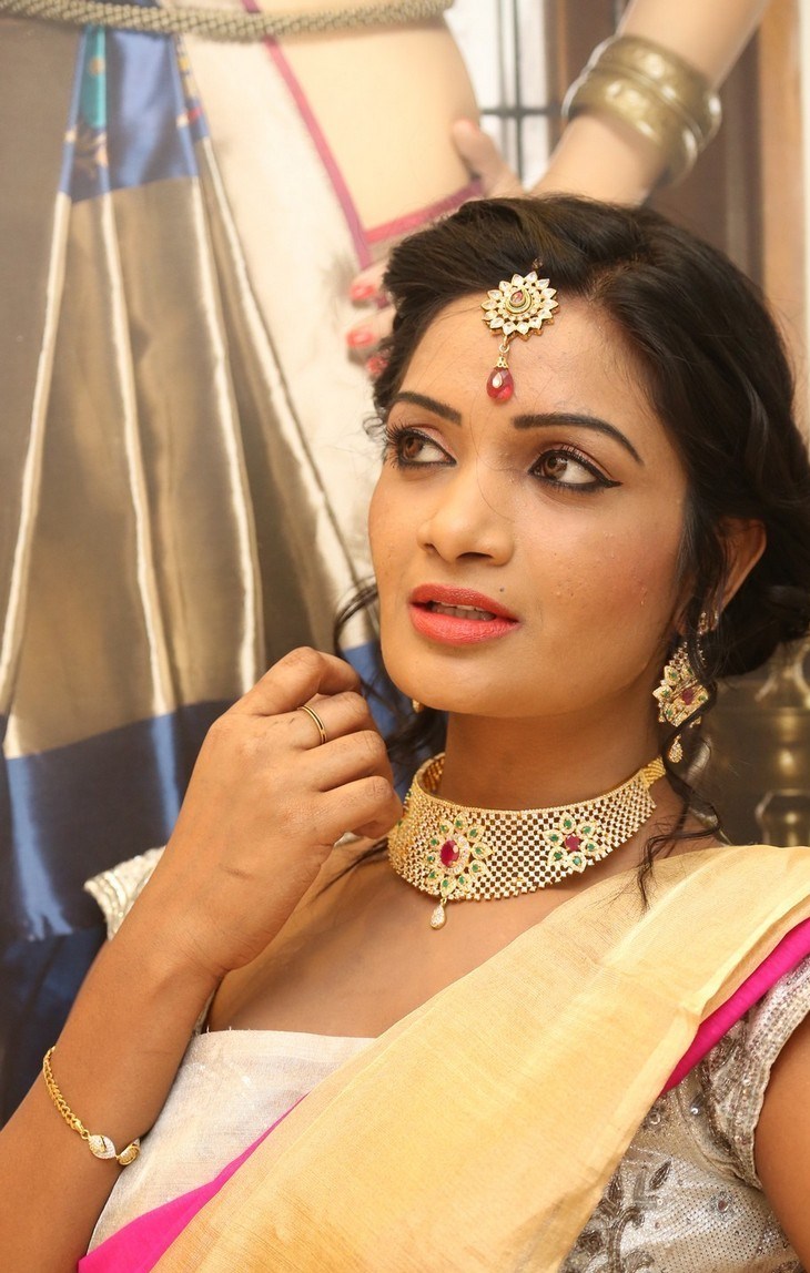 Sreevani Reddy New Sarees Stills,indian wedding dresses of Sreevani ...