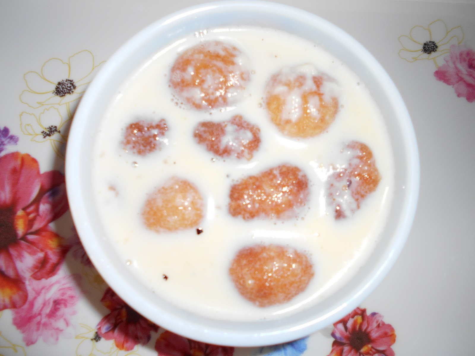 Paramita's Kitchen: Boondi Gulab Jamun With Rabri Recipe