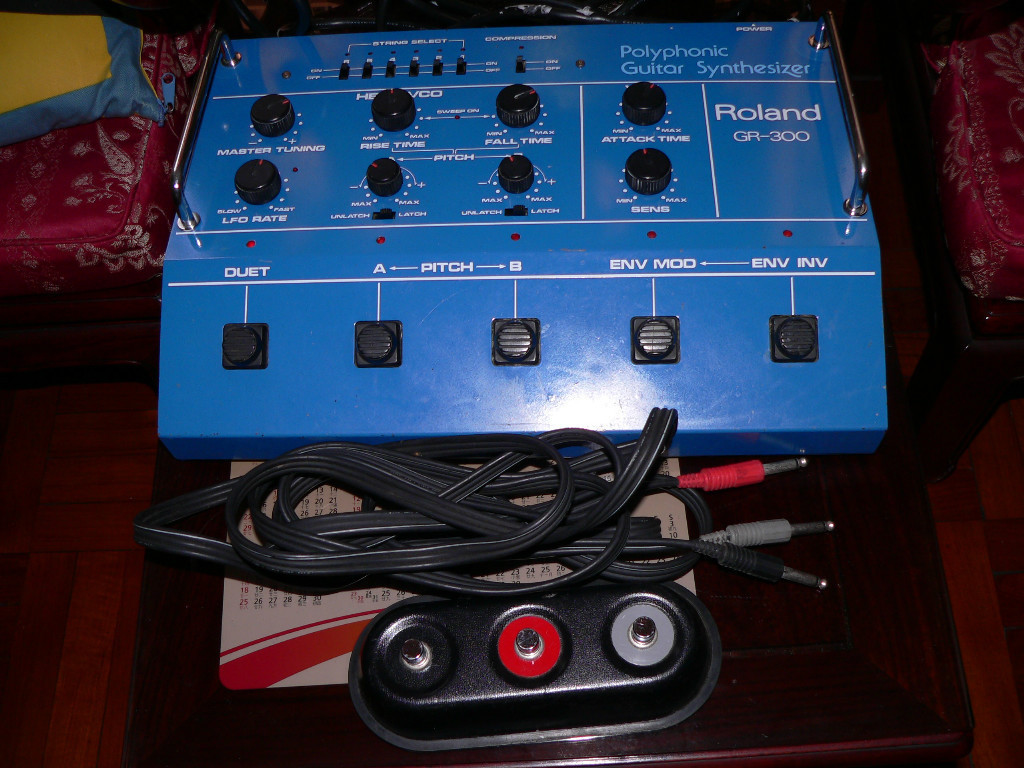 MATRIXSYNTH: Roland GR-300 Vintage Guitar Synth with Rare FS-3 Foot Switch