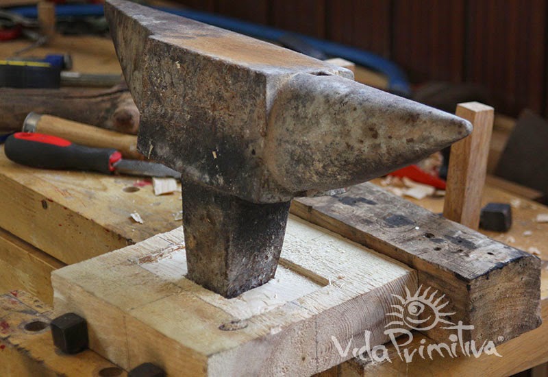 Soporte para pequeño yunque