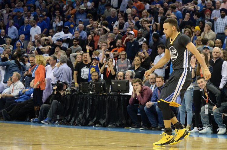 Stephen Curry breaks NBA record for most 3-pointers in single- season ...