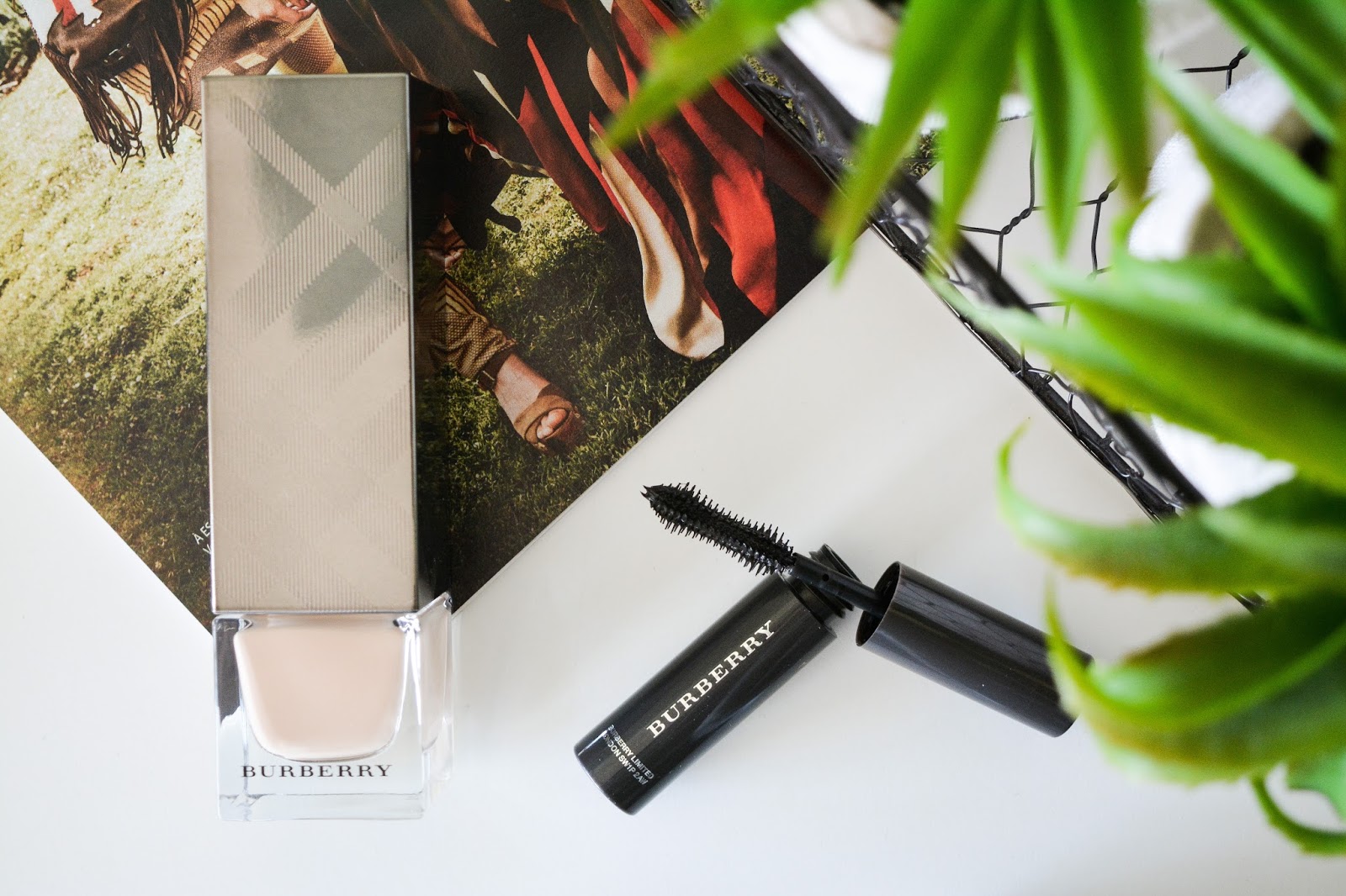 Burberry Fresh Glow Foundation - Pink Ivory Makeup