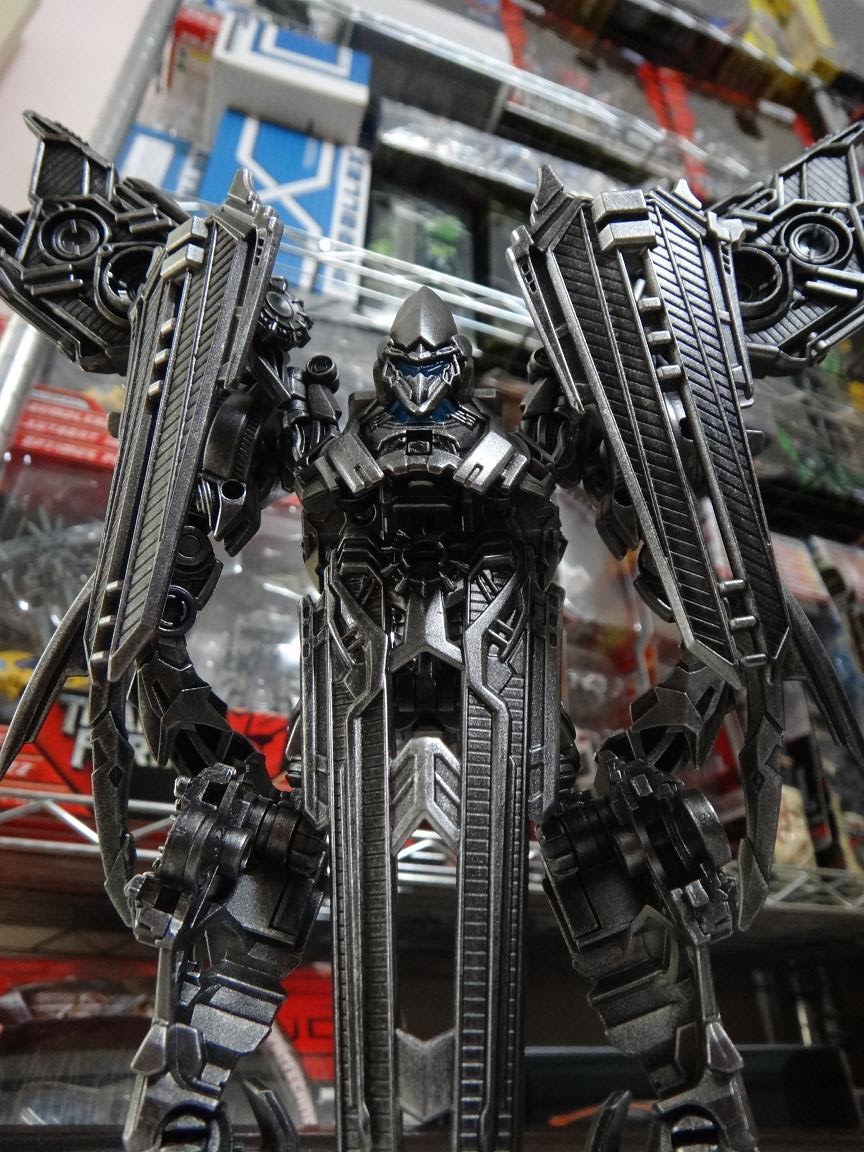 JUST Custom Toy: Repaint ROTF Deluxe Class Soundwave