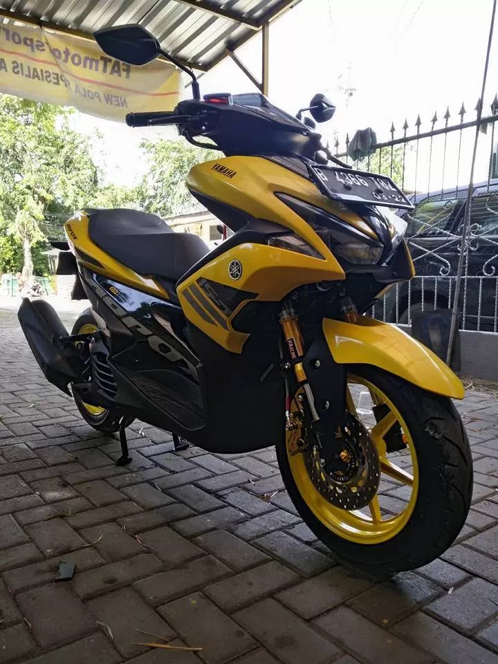 Modifikasi keren Aerox 155 VVA pake aksesoris moge.. Suspensi depan ...
