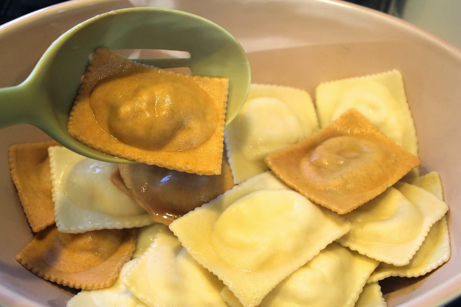 Hey, Mom! What's For Dinner?: Ravioli with Tomato and Basil Cream Sauce