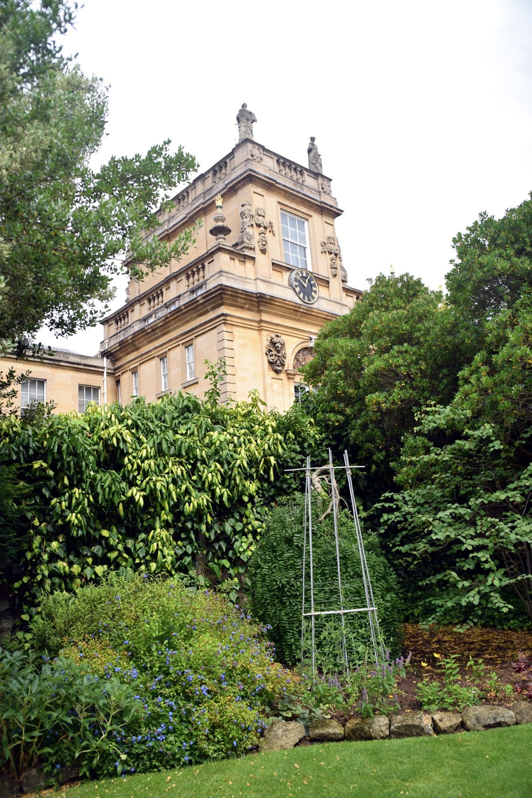Enjoy your time with beautiful places: Balliol College in Oxford