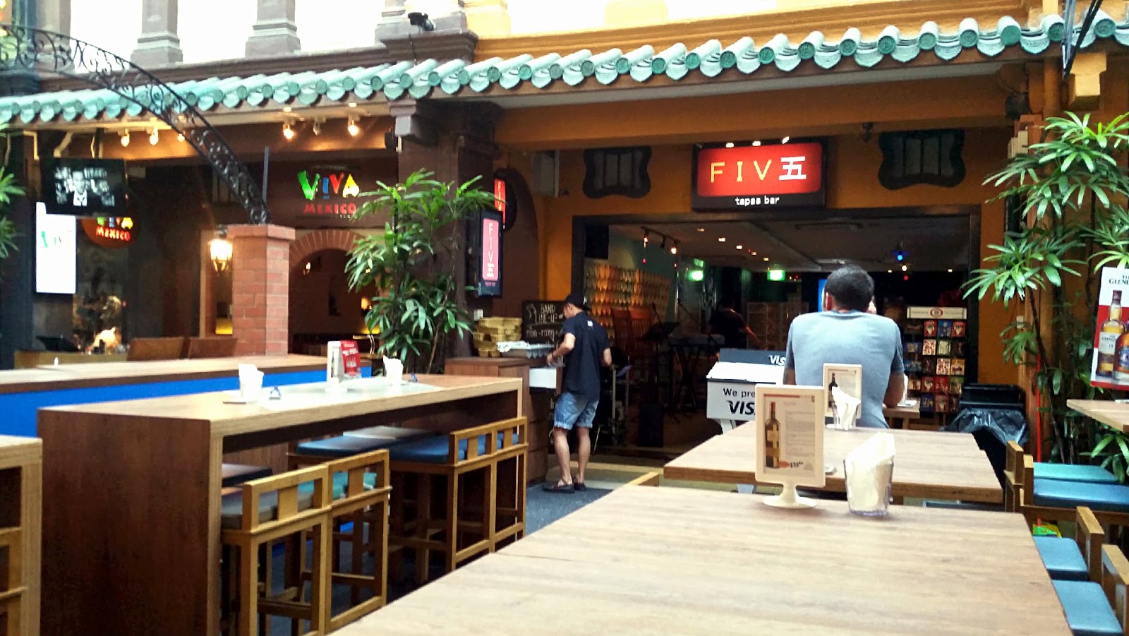 Bar Hopping: FIV五 Tapas Bar x Kuro x Wine Connection Bar and Bistro x ...