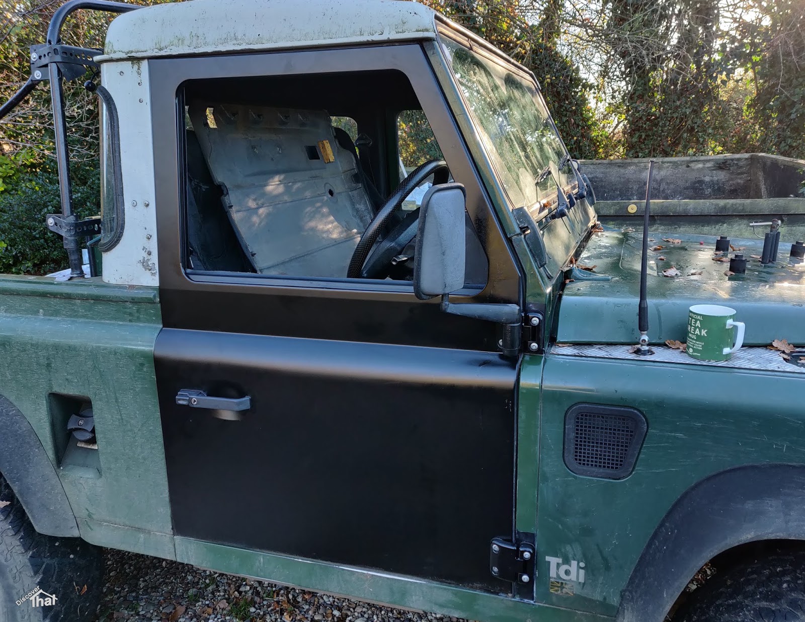 DiscoverThat - Journal: Fitting a Defender front door
