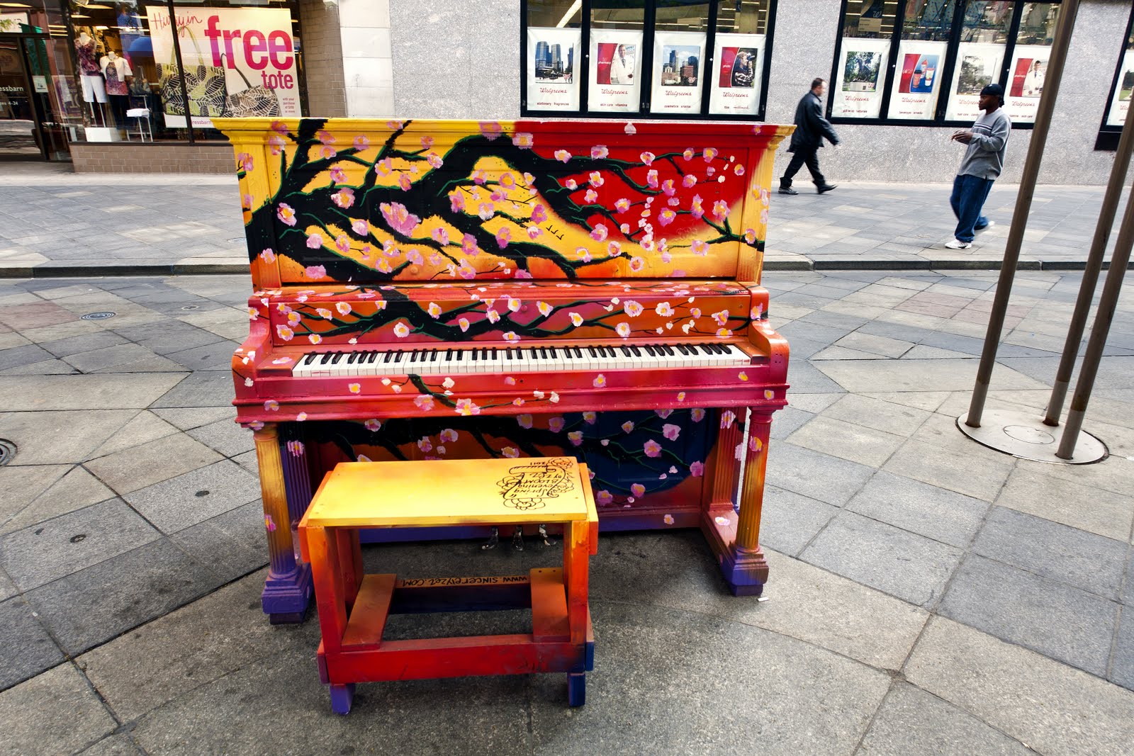 Light Composition Gesture: Street Pianos and Players