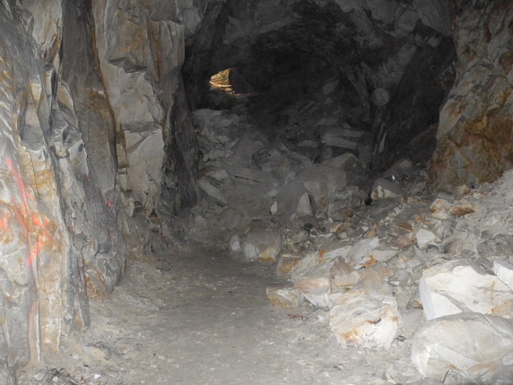 Utah Caves: Thistle Train Tunnel