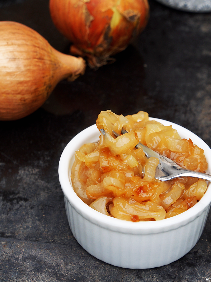 KARAMELLISOITU SIPULI | Kaakao kermavaahdolla