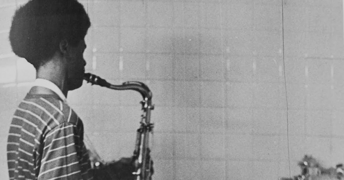 Mr. Retro Maniac: Urinal Concert