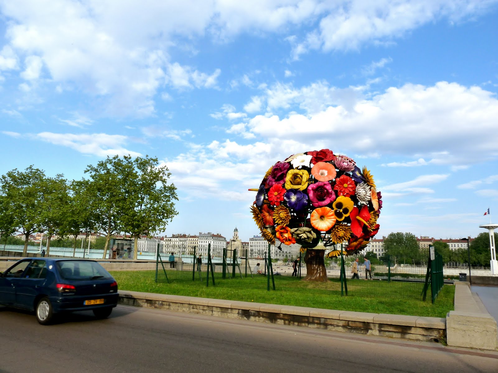 ByRominaPerez: Lyon,France's Flower Tree by Choi Jeong Hwa