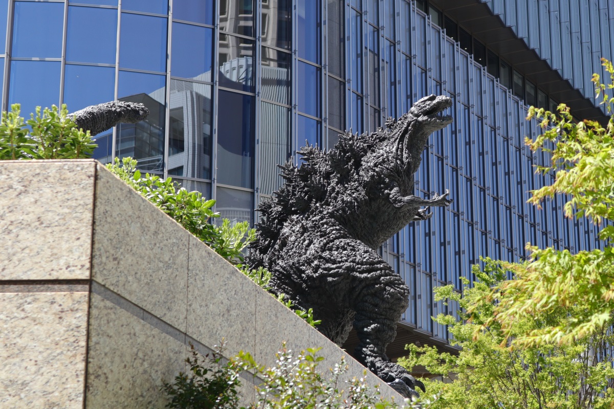 MikeHattsu Anime Journeys: Godzilla Statues
