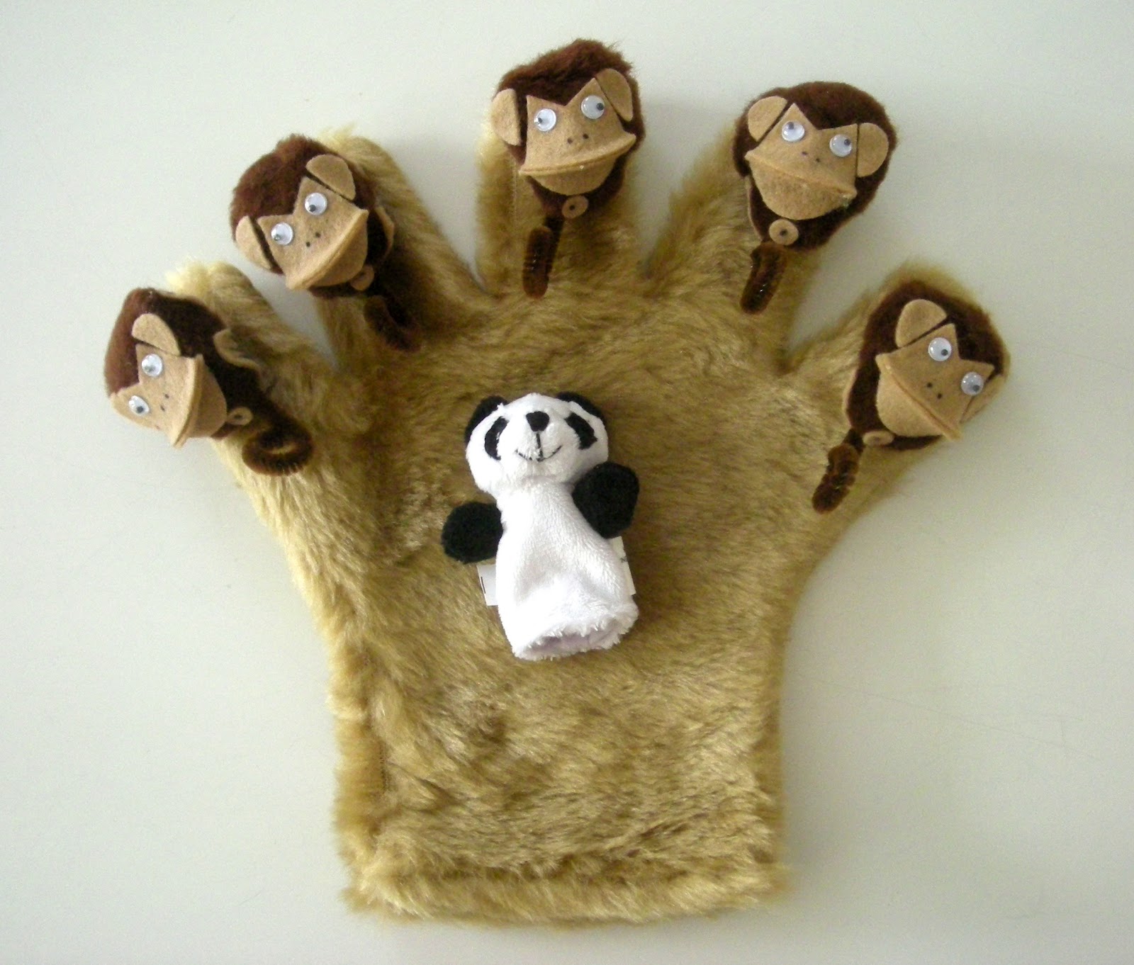 Notes from the Story Room: Finger Puppets Or How I Do "Five Little Monkeys"