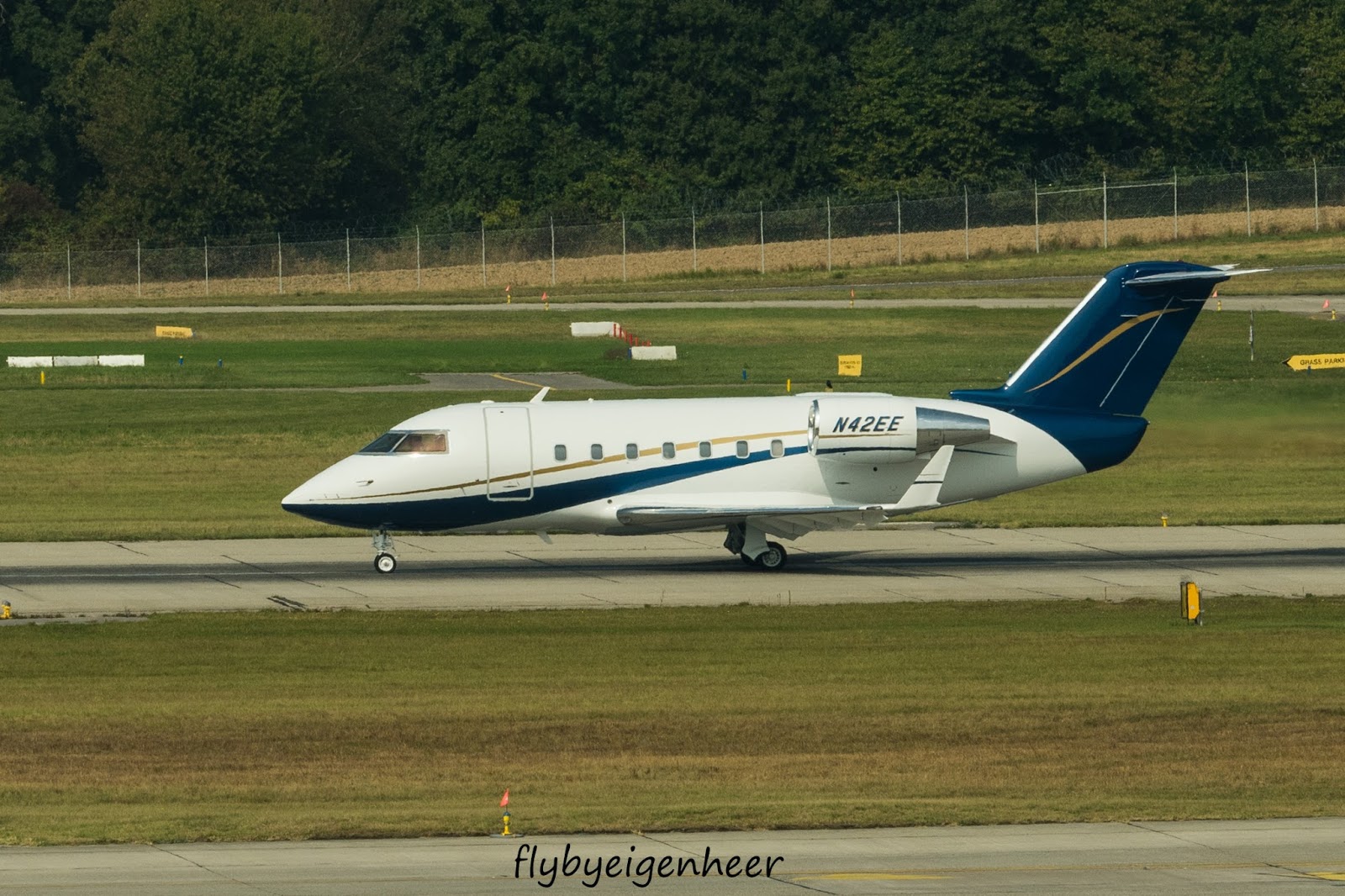 FLUGZEUGE Privatjets etc: N42EE Canadair CL-600-2B16 Challenger CL601 ...