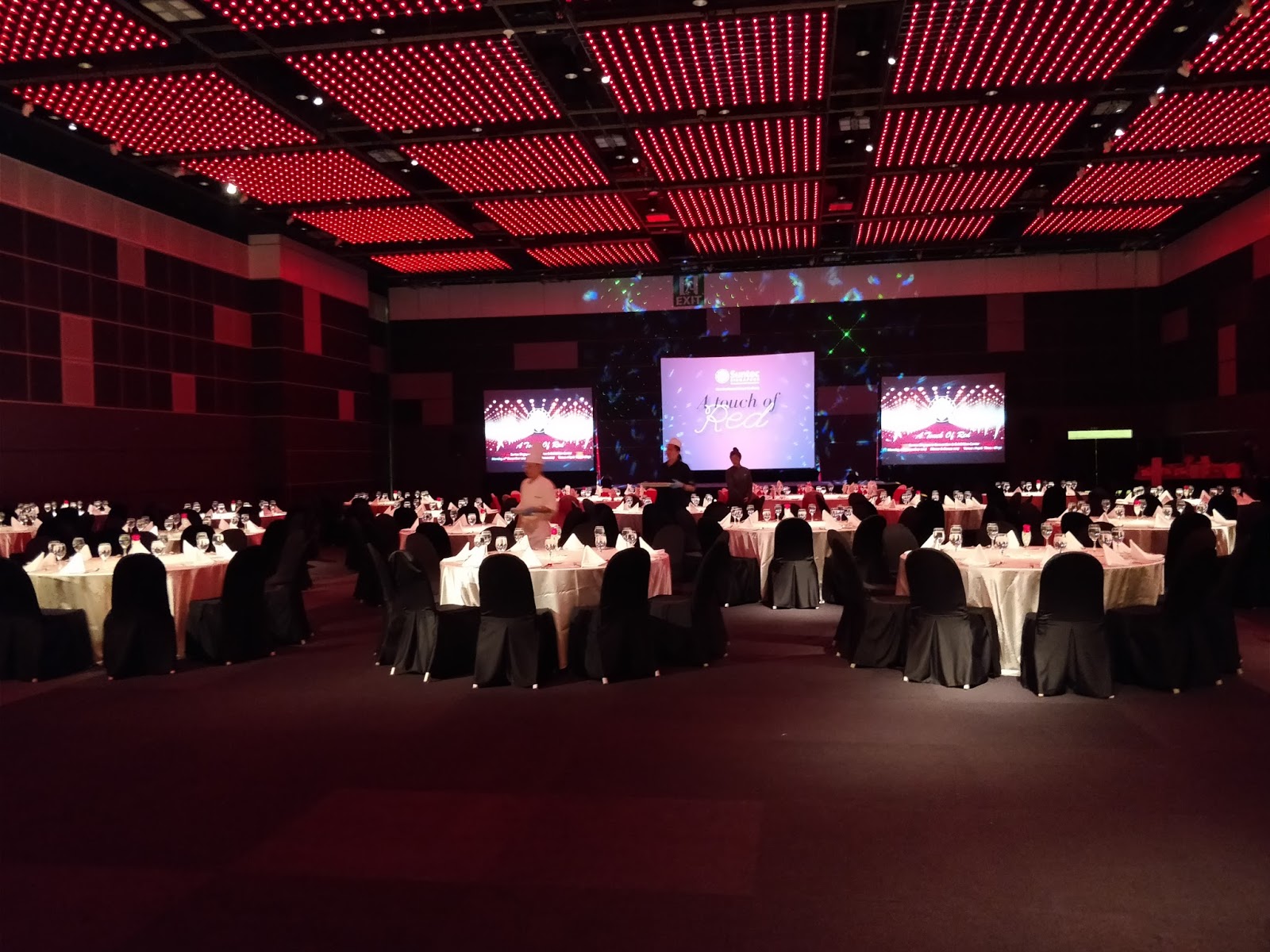 Suntec Dinner and Dance 2017 – Emcee Richard Style