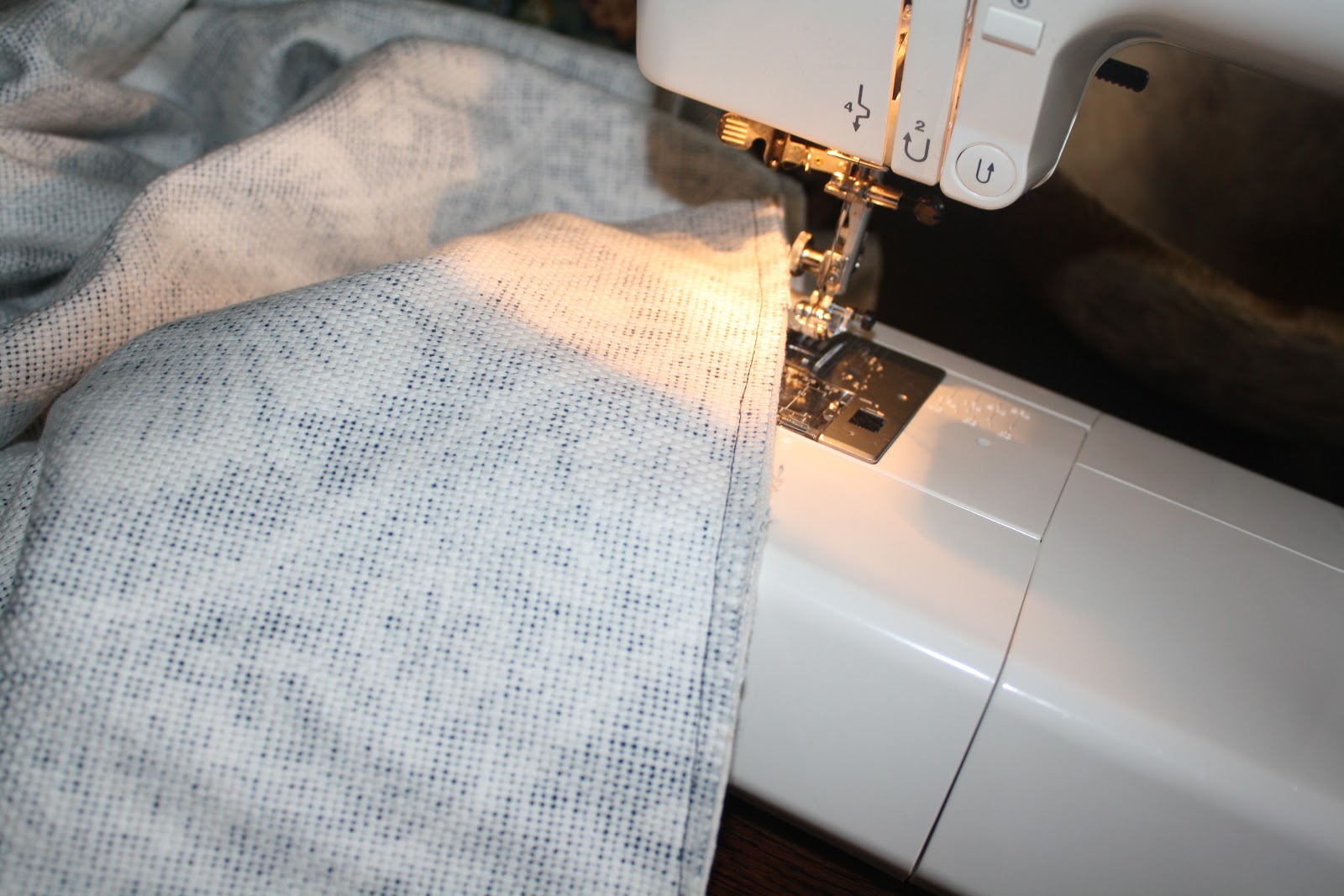 the little cottage on the pond...: Sew sew...