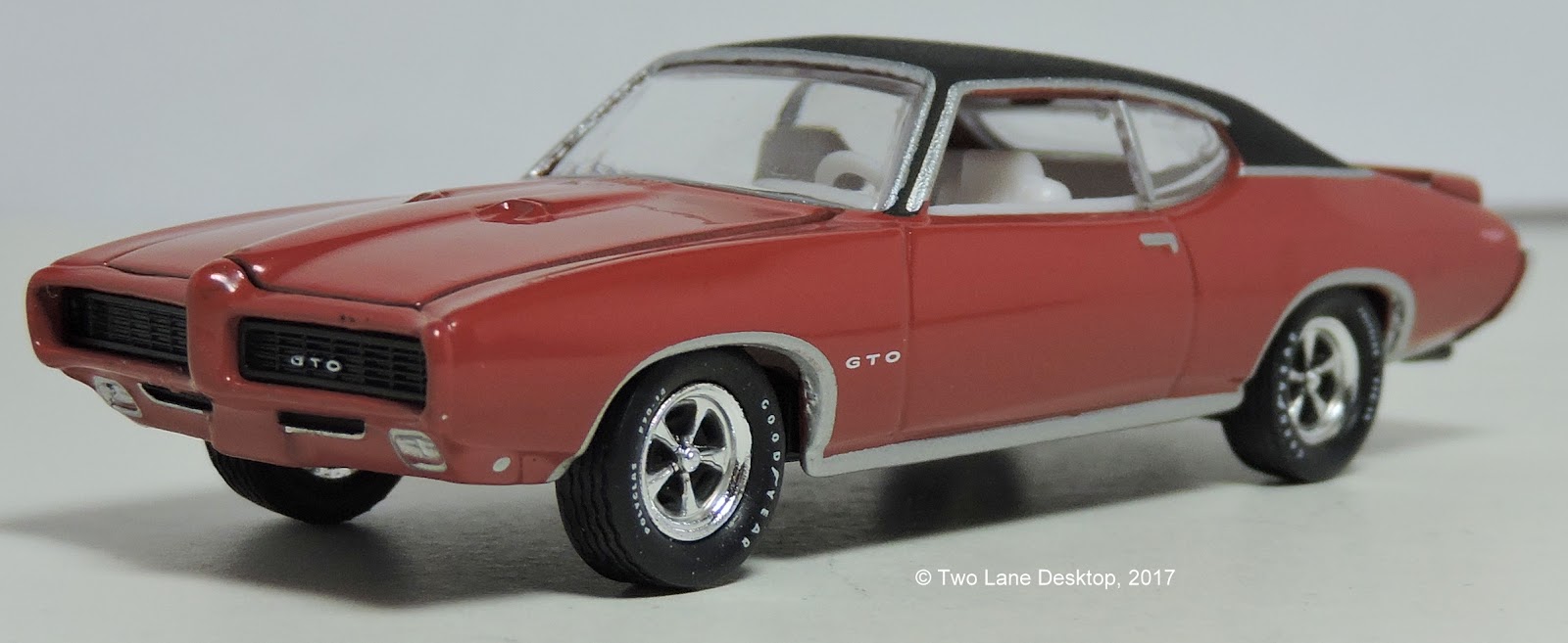 Johnny Lightning 1973 Pontiac GTO and M2 Machines 1969 Pontiac GTO