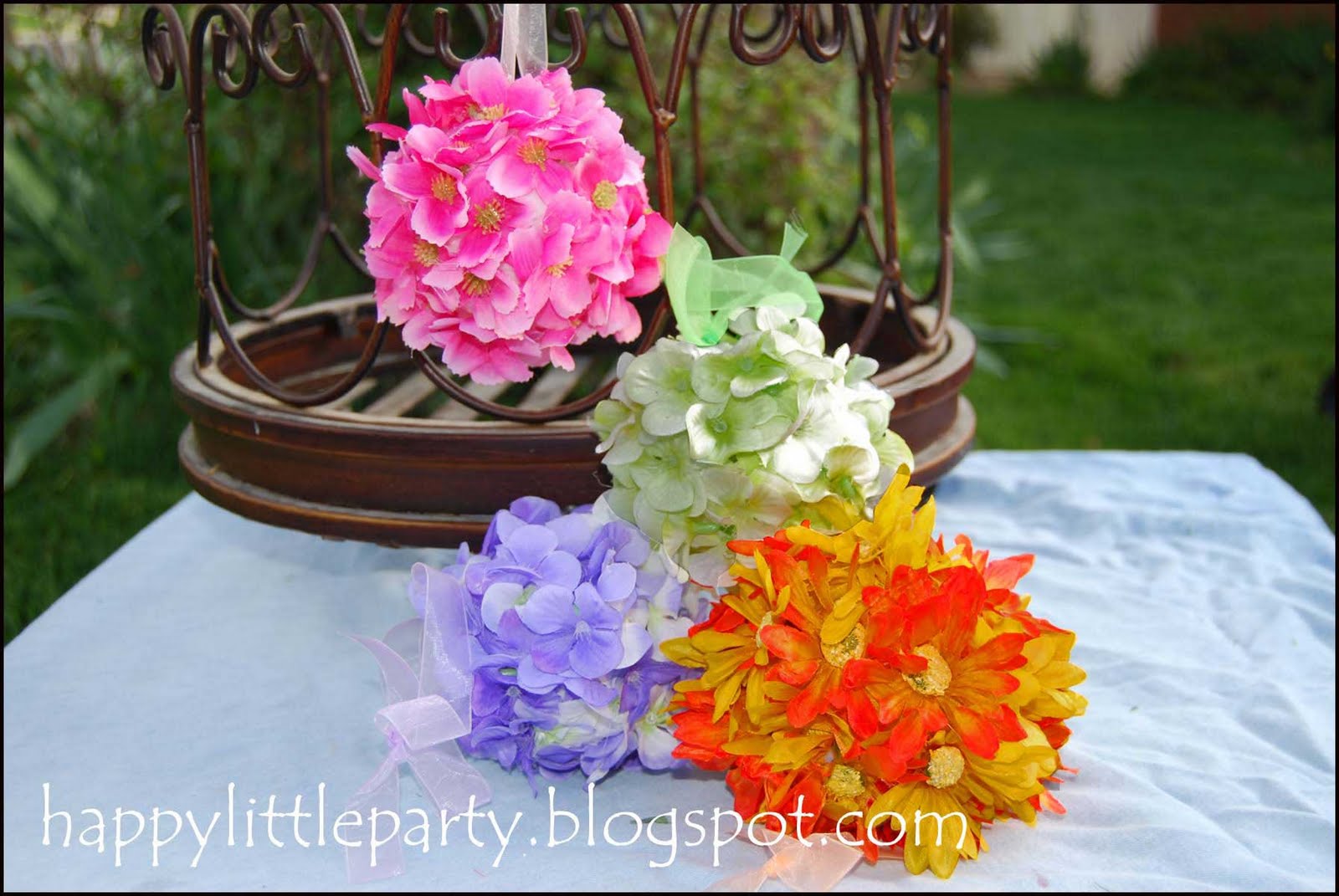 Happy Little Party: Spring Flower Balls