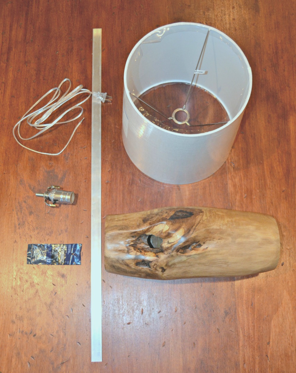 DIY a Modern Tree Stump Natural Wood Lamp