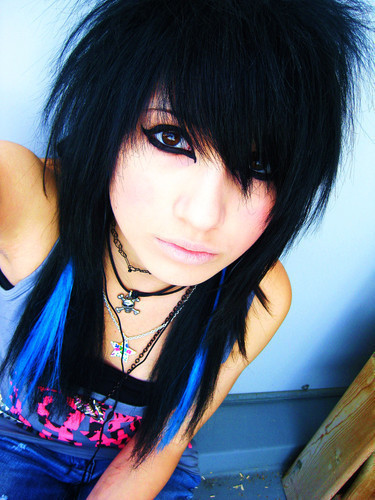 How to Get Advantageous With an Emo Girl - Top and Trend Hairstyle