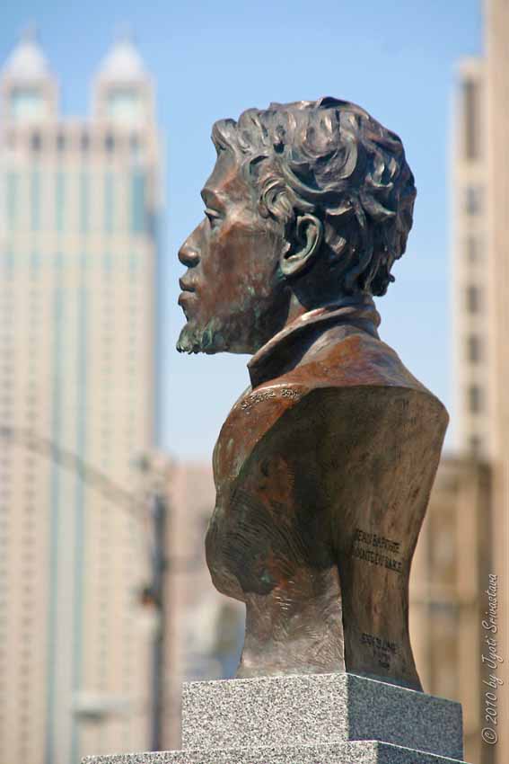 Public Art in Chicago: Pioneer Court [Bust of Jean Baptiste Pointe ...