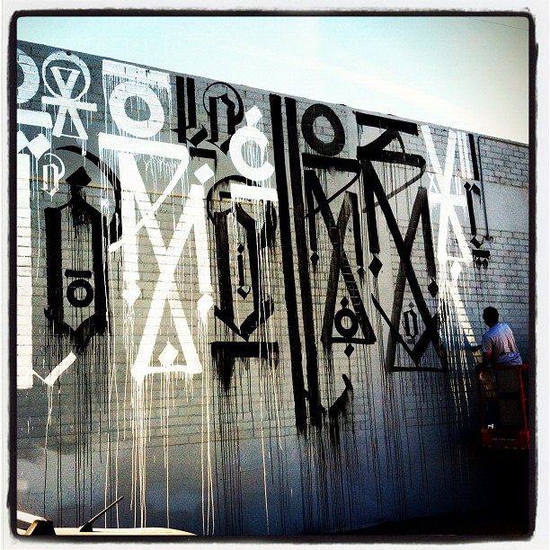RETNA New Mural In Progress, Los Angeles – StreetArtNews