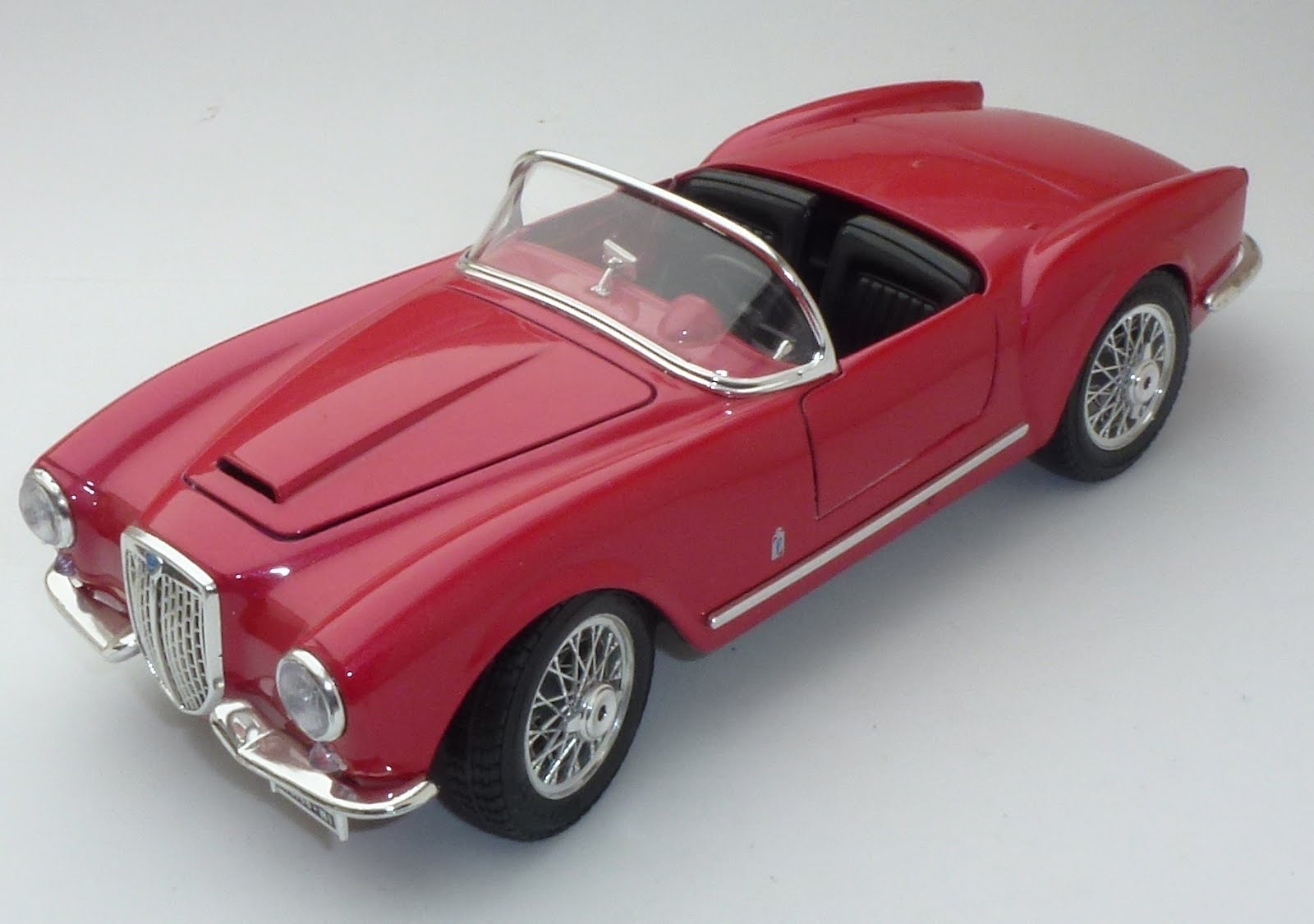 PHILIP'S 1/18 DIE-CAST SCALE MODELS: 1/18 Scale Die-Cast Cars