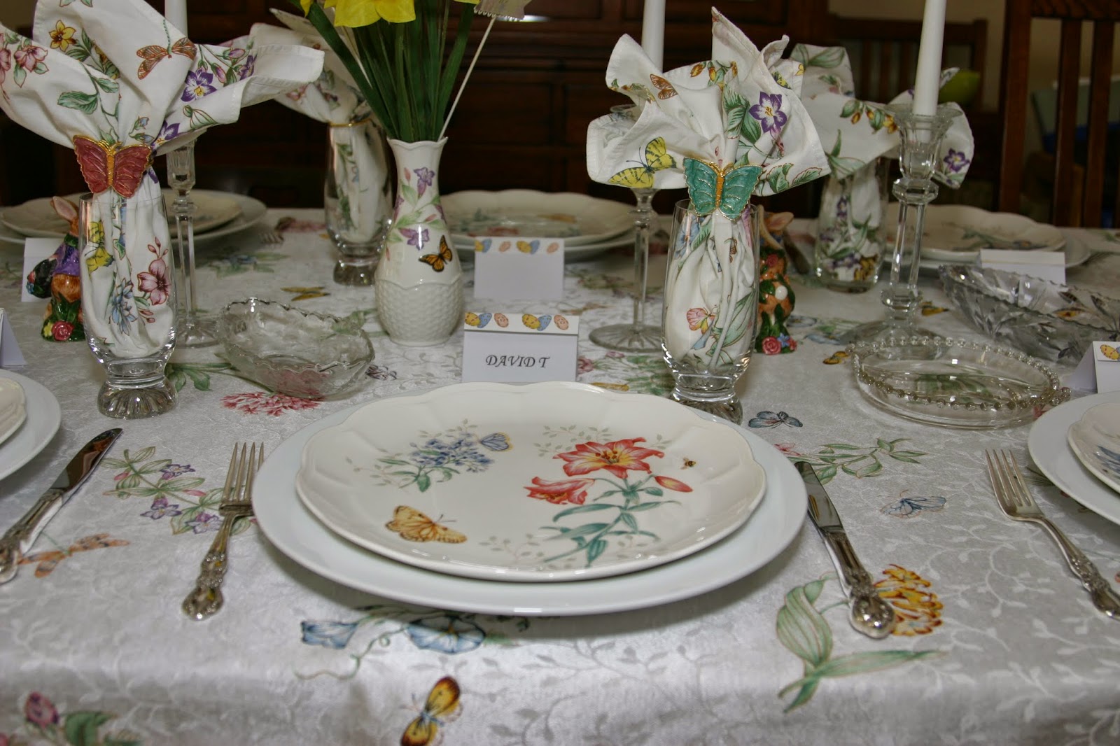 The Magic Hutch: Happy Spring Dinner