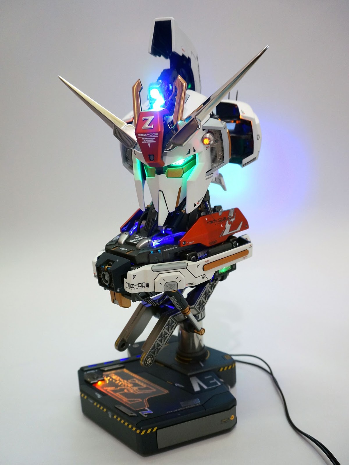 Custom Build: 1/24 Zeta Gundam Head + LED + AutoTransformation
