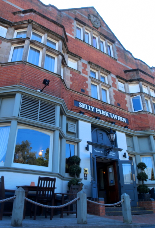 Shove it, Chuck it, Toss it...: Selly Park Tavern, Selly Park, Birmingham