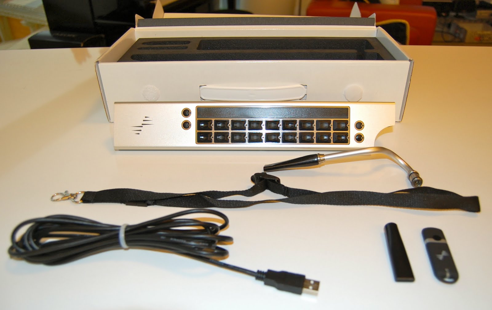 MATRIXSYNTH: Eigenlabs Eigenharp Pico - Silver