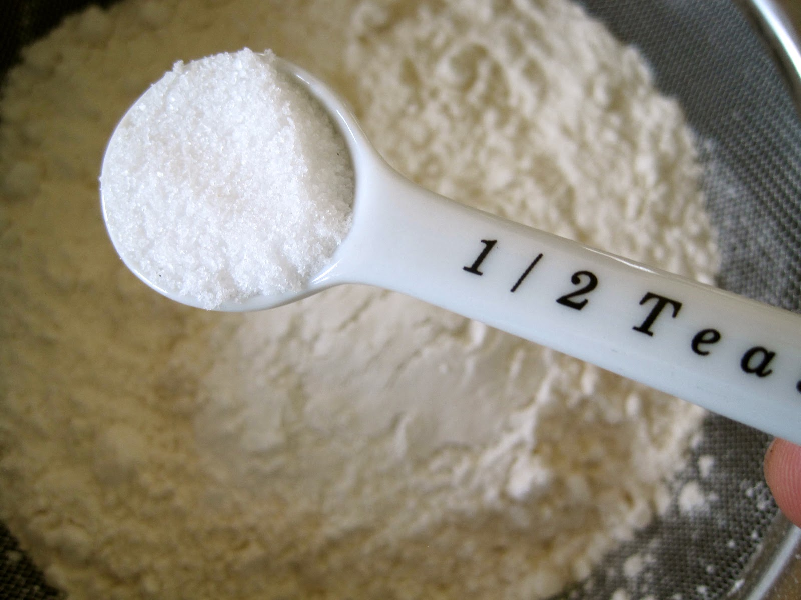 Mrs. Schwartz's Kitchen: Vanilla Cupcakes with Toasted Marshmallow ...