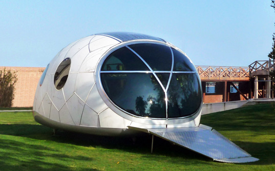 MercuryHouseOne the Futuristic Mobile Home of the Future