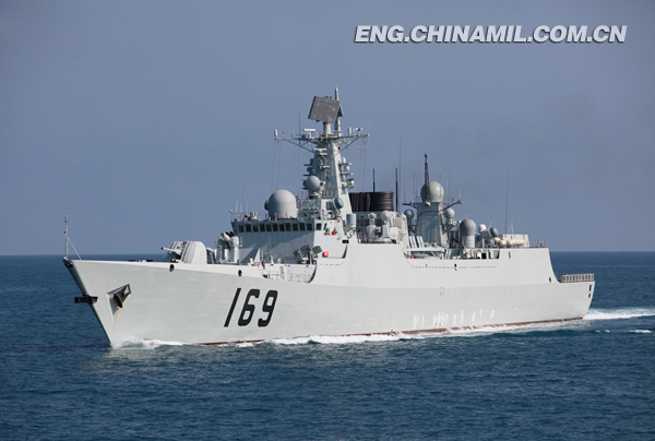 PLA PhotoBlog: 中国人民解放军图库: PLAN Type 052B destroyer 'Wuhan' in training