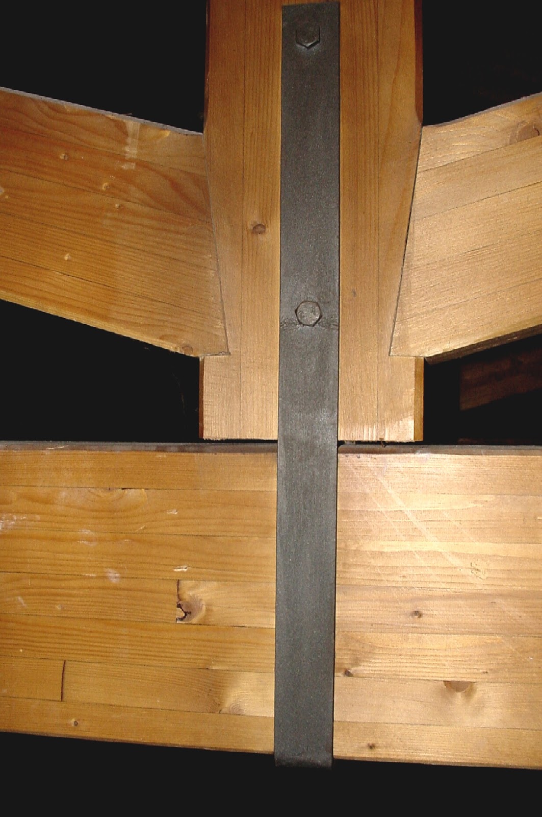 AITIM INFORMA: Cerchas que ceden y el pendolón toca al tirante