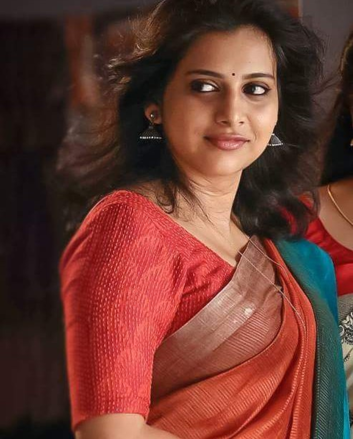 Anna reshma rajan hot, beautiful, traditional pics, images, photos ...